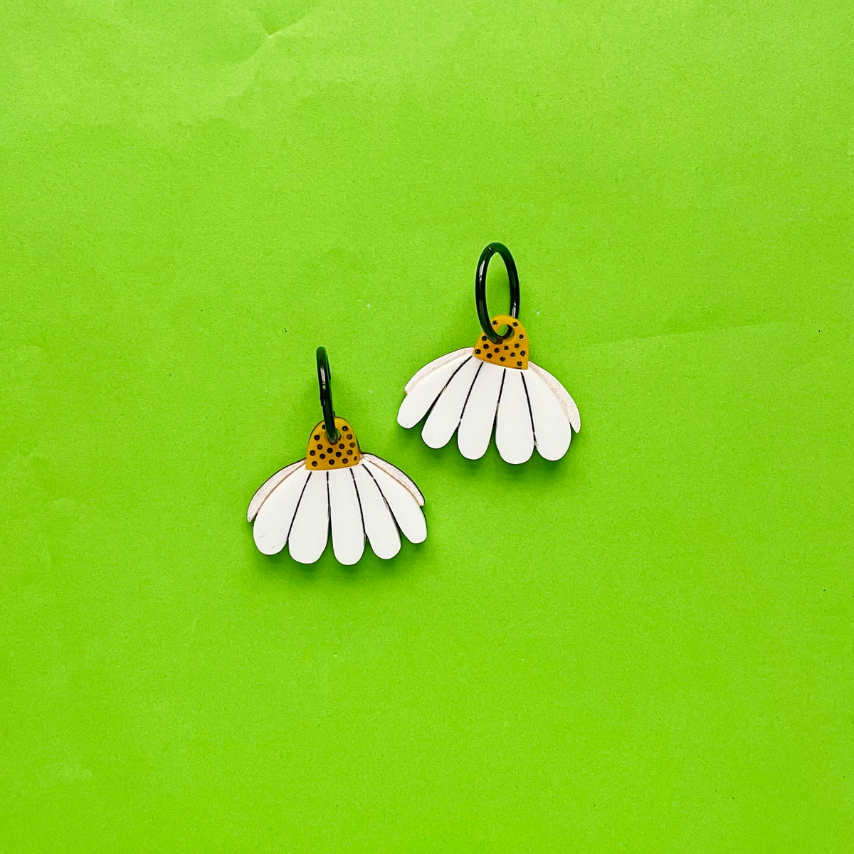 Happy Stuff Studio : Droopy Daisy Earrings – Broochaholic